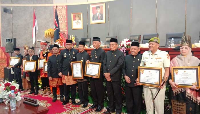 HJK Padang ke-355, 12 Tokoh Masyarakat Terima Pin Emas dalam Rapat ...