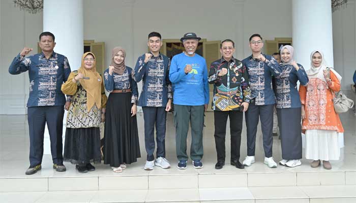 Empat Wakil Sumbar Bergabung dalam Paduan Suara HUT RI ke-79 di Istana ...